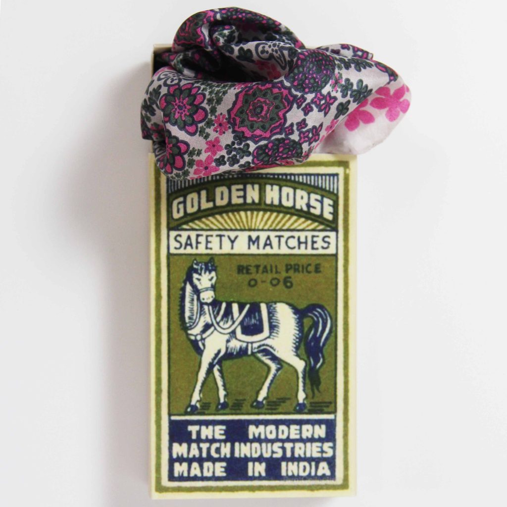 Skjerf mini Caraibes fuchsia – Anouska AS